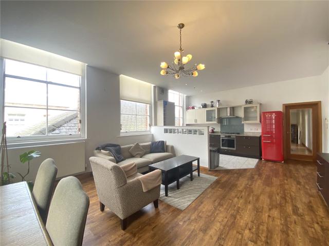 2 Bedroom Flat / Apartment