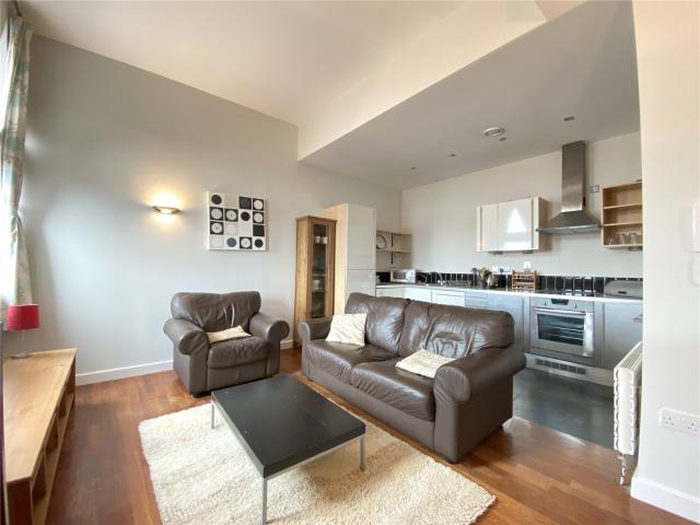 2 Bedroom Flat / Apartment