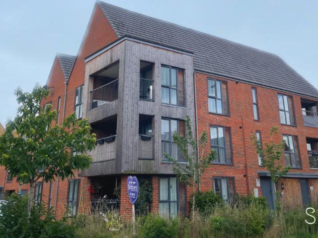2 BEDROOM Flat / Apartment