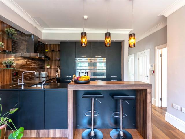 2 Bedroom Flat / Apartment