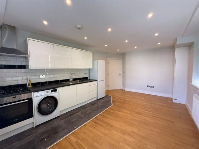 2 BEDROOM Flat / Apartment