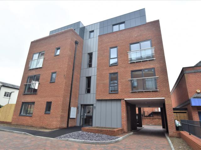 2 BEDROOM Flat / Apartment