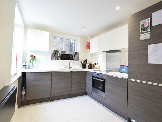 2 BEDROOM Flat / Apartment