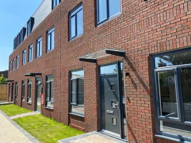 2 BEDROOM Flat / Apartment