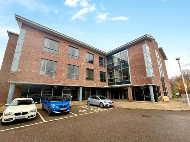 2 BEDROOM Flat / Apartment