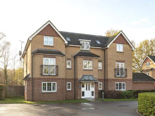 2 BEDROOM Flat / Apartment
