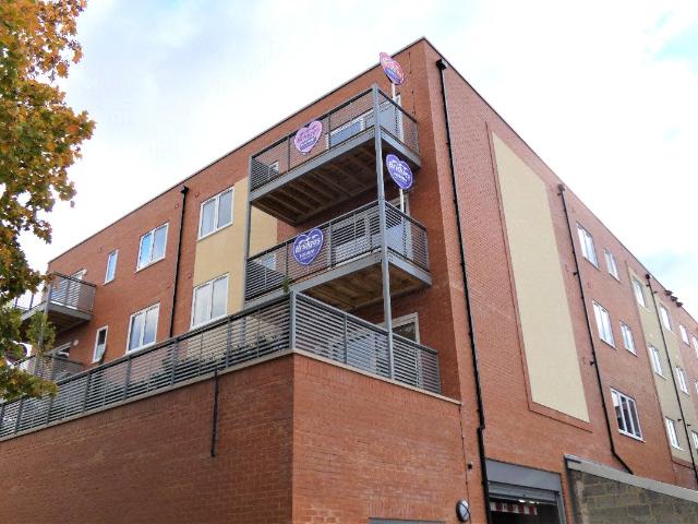 2 BEDROOM Flat / Apartment