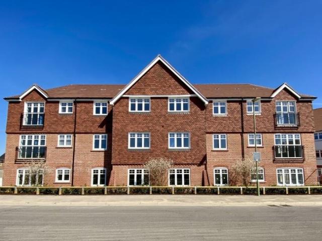 2 BEDROOM Flat / Apartment