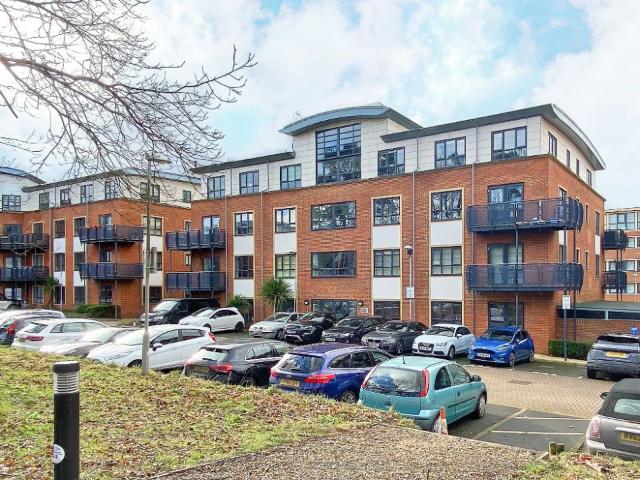 2 BEDROOM Flat / Apartment