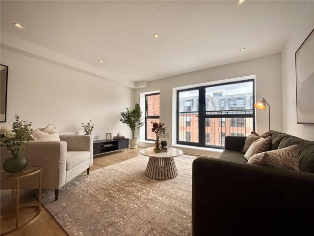 2 BEDROOM Flat / Apartment