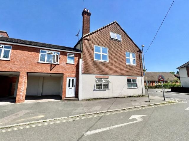 2 BEDROOM Flat / Apartment