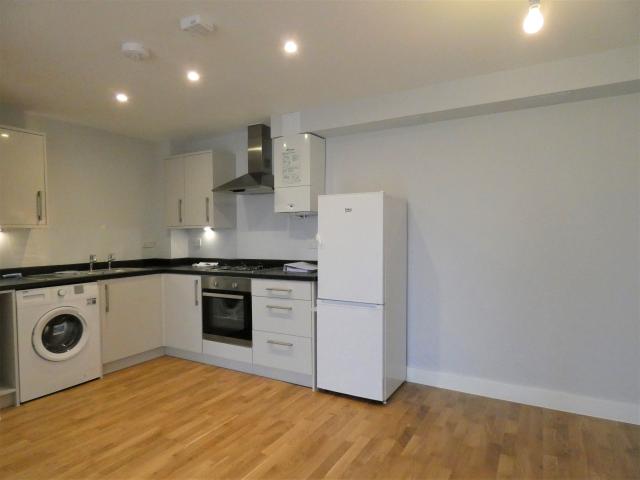 2 BEDROOM Flat / Apartment