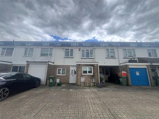 2 BEDROOM Flat / Apartment