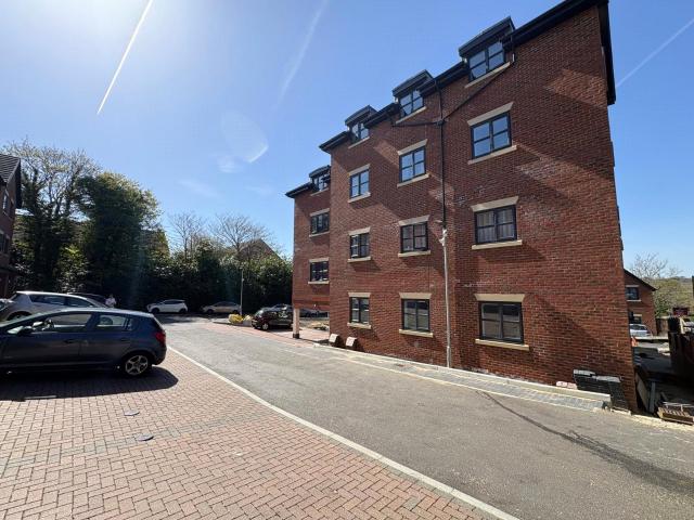 2 BEDROOM Flat / Apartment