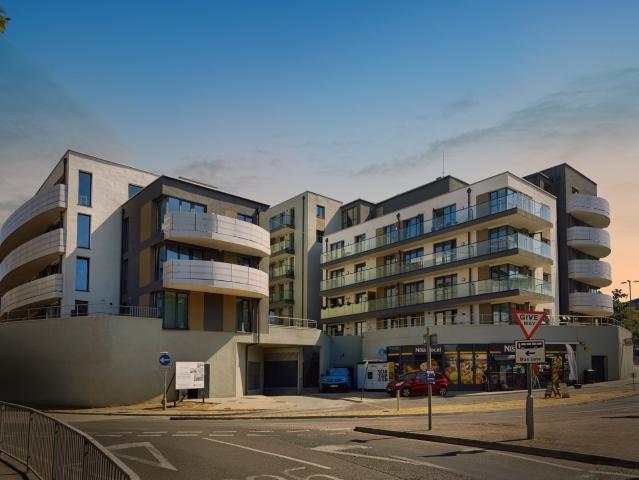 2 BEDROOM Flat / Apartment