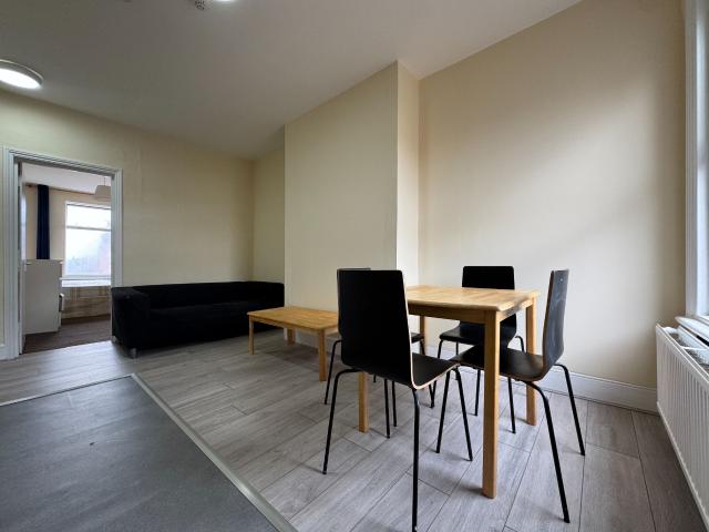 2 bedroom Flat / Apartment To Let in Willesden Green