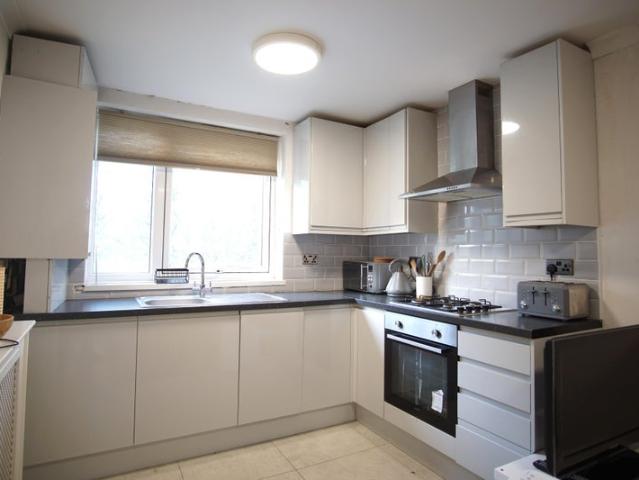 2 bedroom flat available to rent in Balham SW12