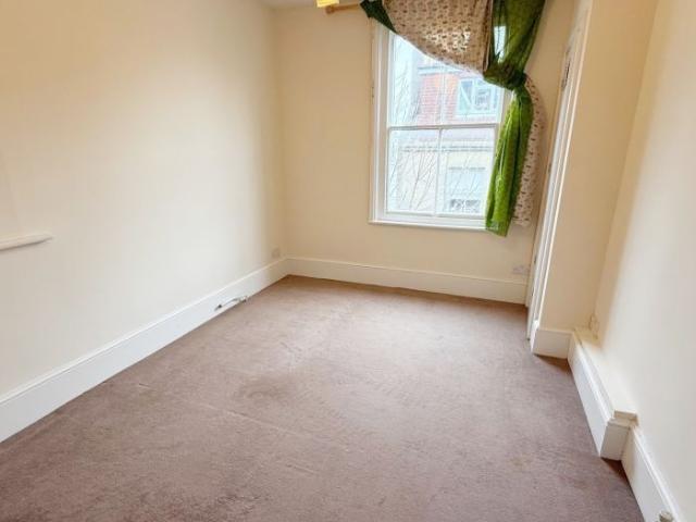 2 Bedroom Flat, Chesham Place, Brighton