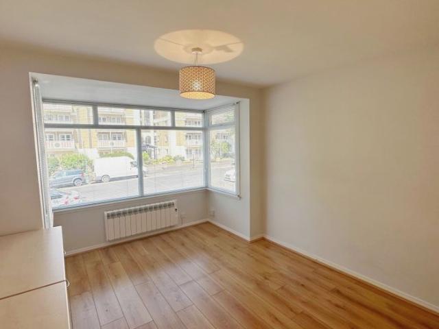 2 Bedroom Flat, Eaton Gardens, Hove