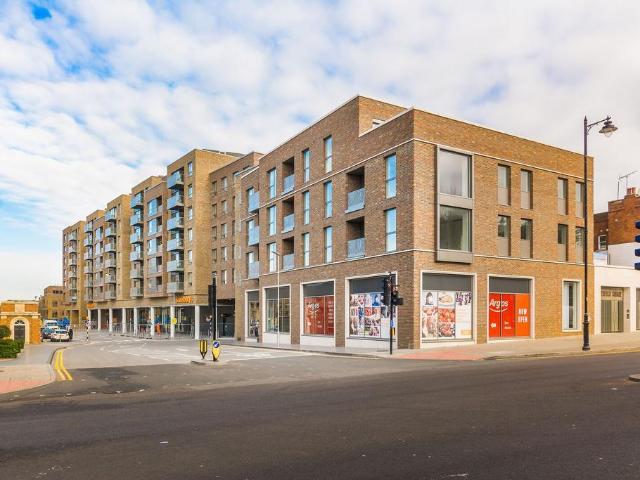 2 bedroom flat for sale