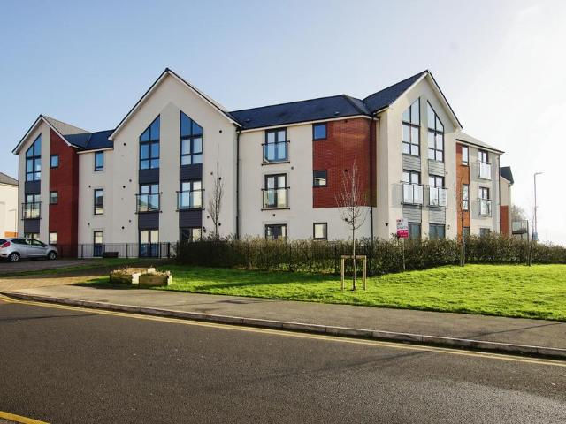 2 bedroom flat for sale