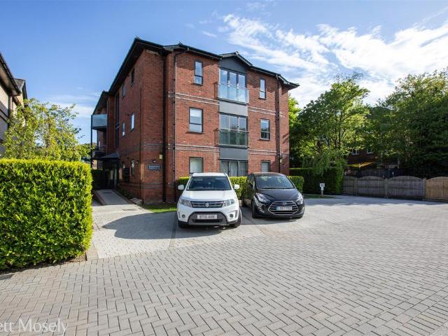 2 bedroom flat for sale
