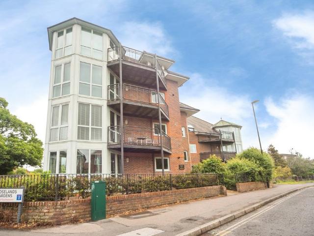 2 bedroom flat for sale
