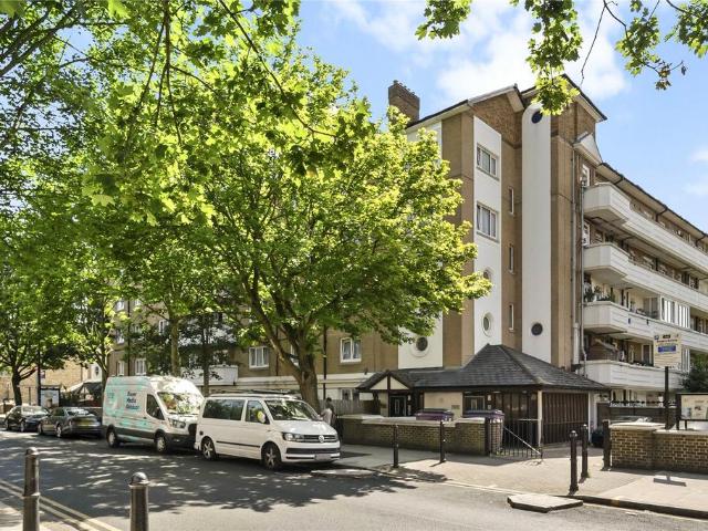 2 bedroom flat for sale