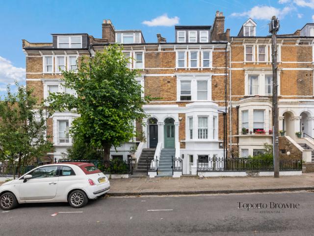 2 bedroom flat for sale