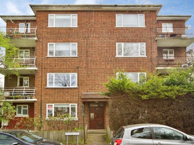 2 bedroom flat for sale
