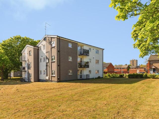 2 bedroom flat for sale