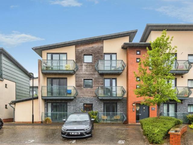 2 bedroom flat for sale