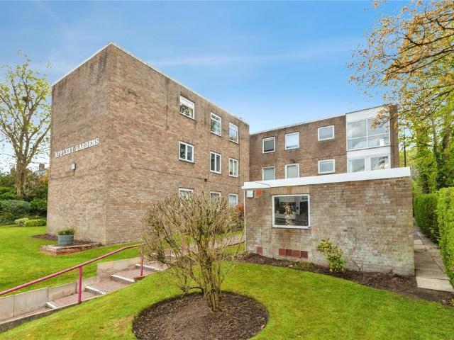 2 bedroom flat for sale