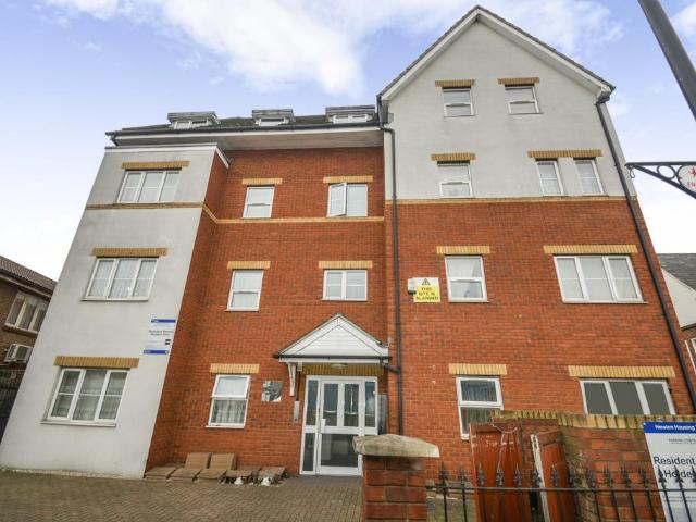 2 bedroom flat for sale