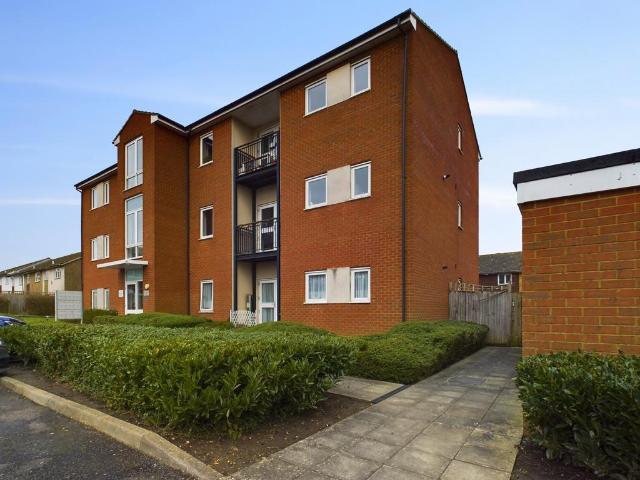 2 bedroom flat for sale