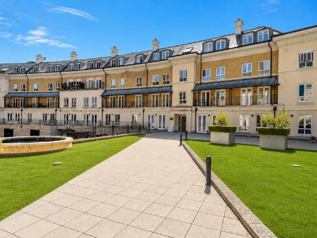 2 bedroom flat for sale