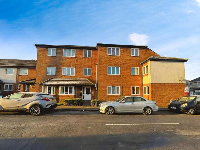 2 bedroom flat for sale