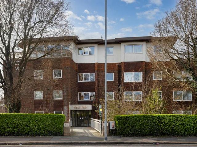 2 bedroom flat for sale