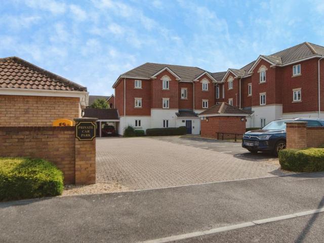 2 bedroom flat for sale