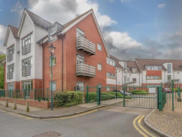 2 bedroom flat for sale