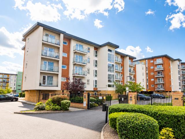 2 bedroom flat for sale