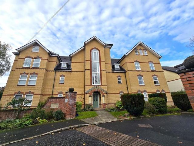 2 bedroom flat for sale