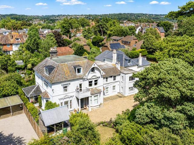 2 bedroom flat for sale