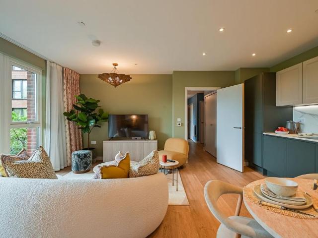 2 bedroom flat for sale