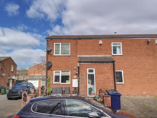 2 bedroom flat for sale