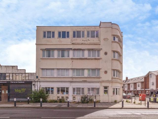 2 bedroom flat for sale