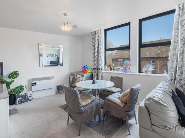 2 bedroom flat for sale