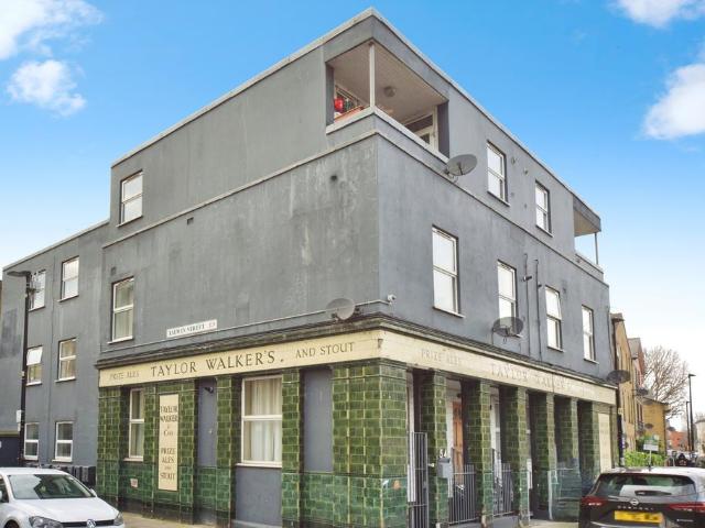 2 bedroom flat for sale