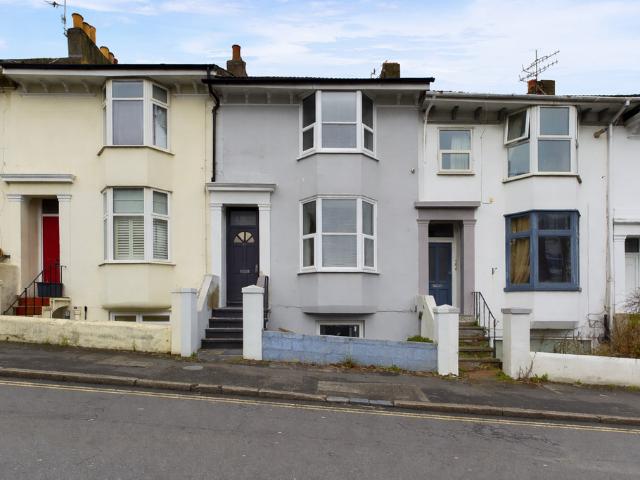 2 bedroom flat for sale