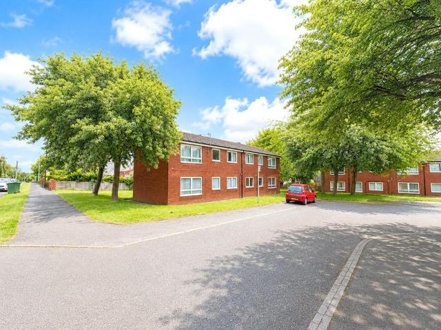 2 bedroom flat for sale
